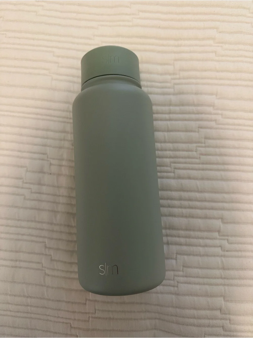 Simple Modern | Kitchen | Simple Modern 32 Oz Water Bottle | Poshmark